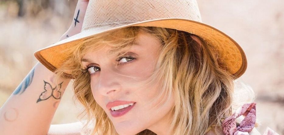 Η ΕΛΕΩΝΟΡΑ ΖΟΥΓΑΝΕΛΗ ΣΤΟ ΒΕΑΚΕΙΟ – Web Music Radio