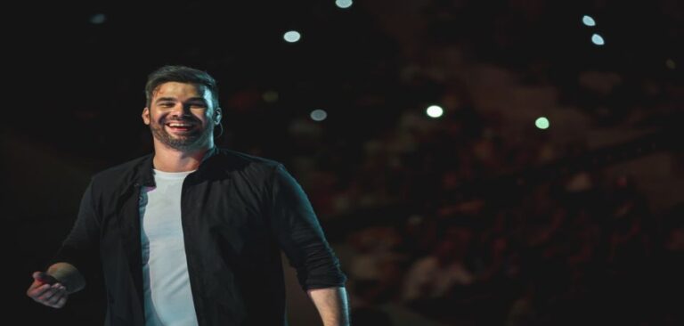 Γ. ΣΑΜΠΑΝΗΣ: ΑΠΟΘΕΩΘΗΚΕ ΣΤΙΣ 2 SOLD OUT ΣΥΝΑΥΛΙΕΣ ΣΤΟ ΘΕΑΤΡΟ ΠΕΤΡΑΣ ...