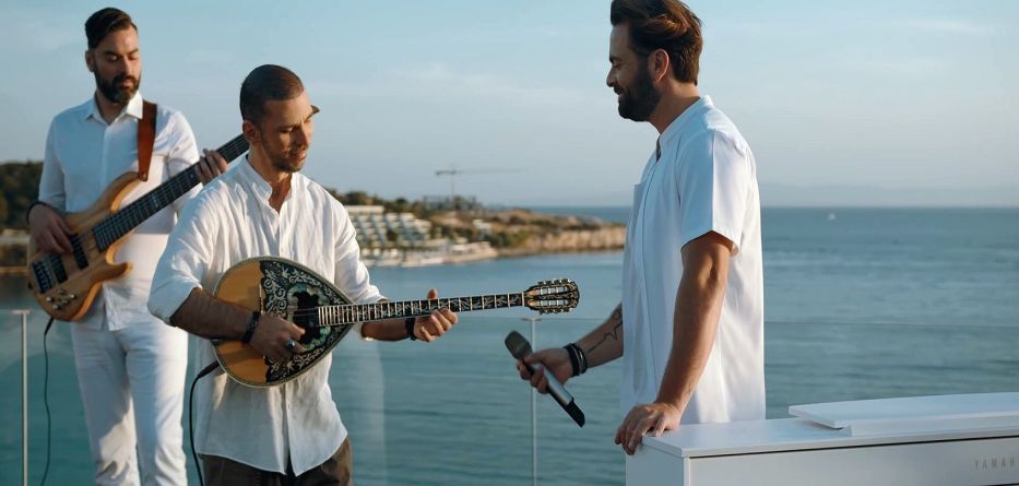 Ηλίας Βρεττός – Φύσηξε έρωτας βοριάς (video) – Web Music Radio